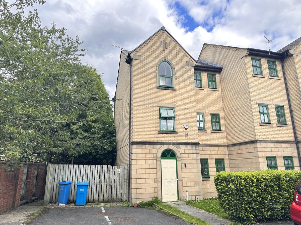 7 bed student flat to let Schuster Road, Victoria Park, Manchester, M14 ...
